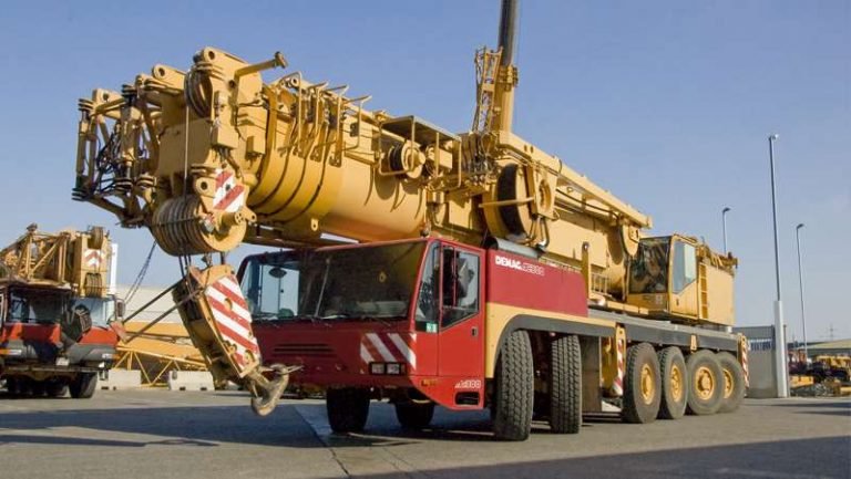 Mobile Cranes - HEAVY LIFTERS