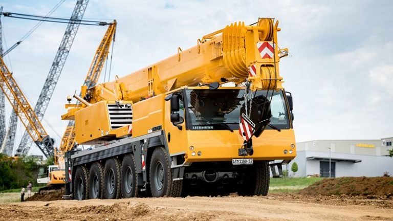 Mobile Cranes - HEAVY LIFTERS